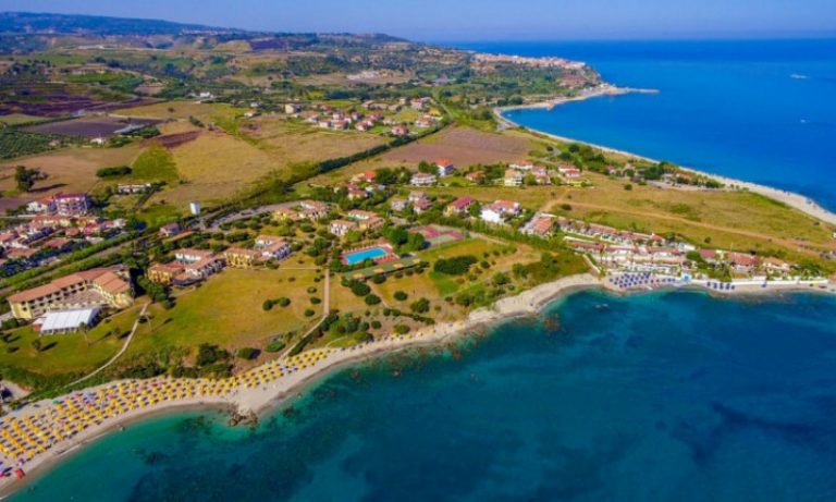 Vacanze in Calabria: scopri Baia della Rocchetta a Punta Safò ...